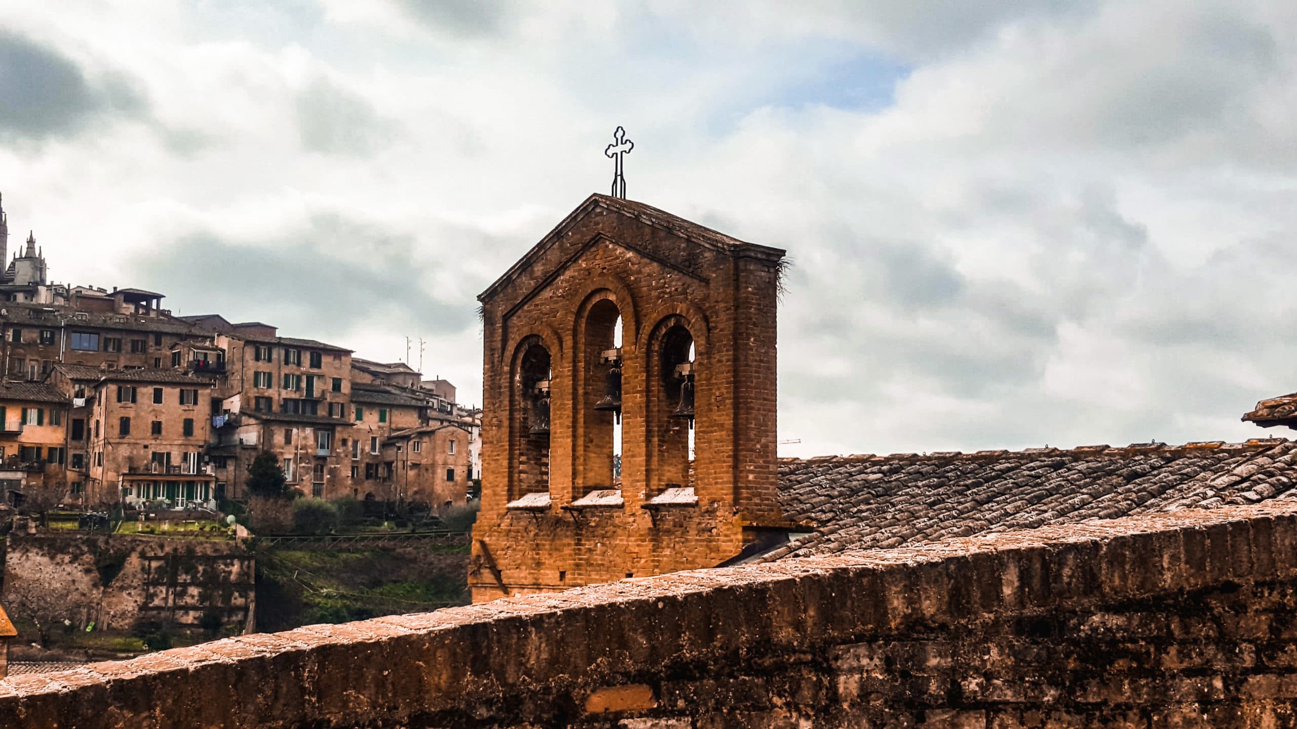 Falling in love with Siena in half day - Postcard Stories